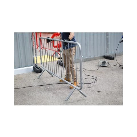 crowd control barriers used