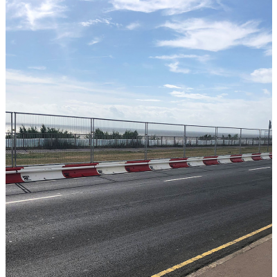 Hire GB2 Water Filled 350Kg Barriers